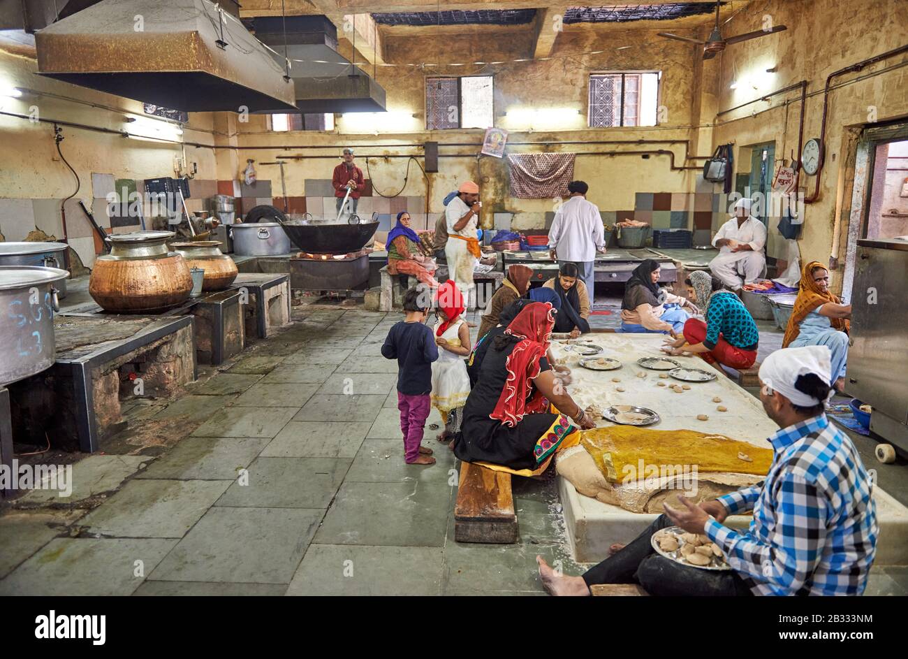 Sikh Gurudwara Community Kitchen High Resolution Stock Photography and ...