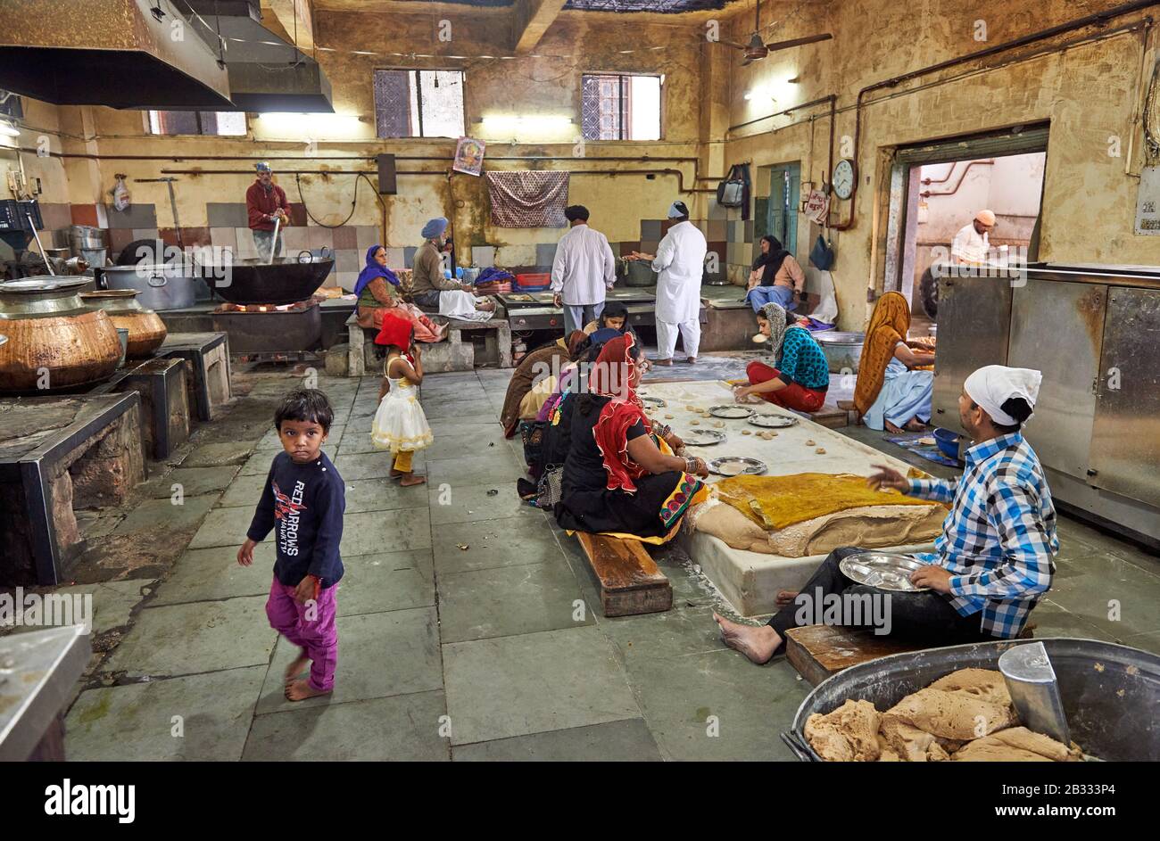 kitchen in Shish Ganj Gurudwara Sikh Temple in Old Delhi, Delhi, India ...