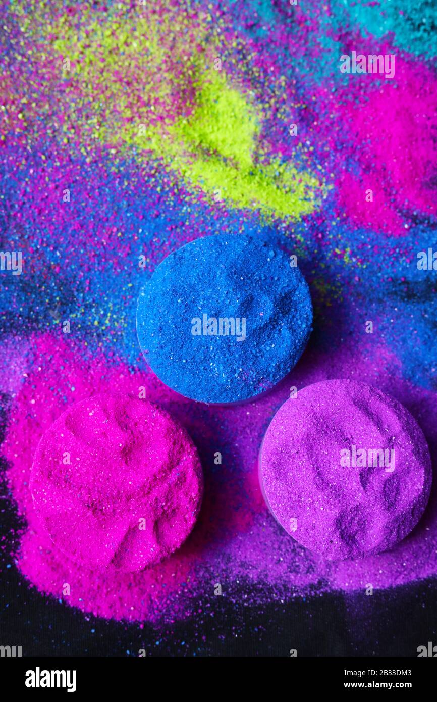 Organic Gulal colors in bowl for Holi festivals Stock Photo - Alamy