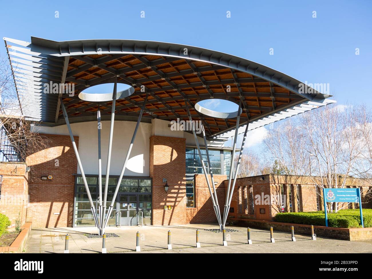 Modern police station building designed by Aaron Evans Architects ...