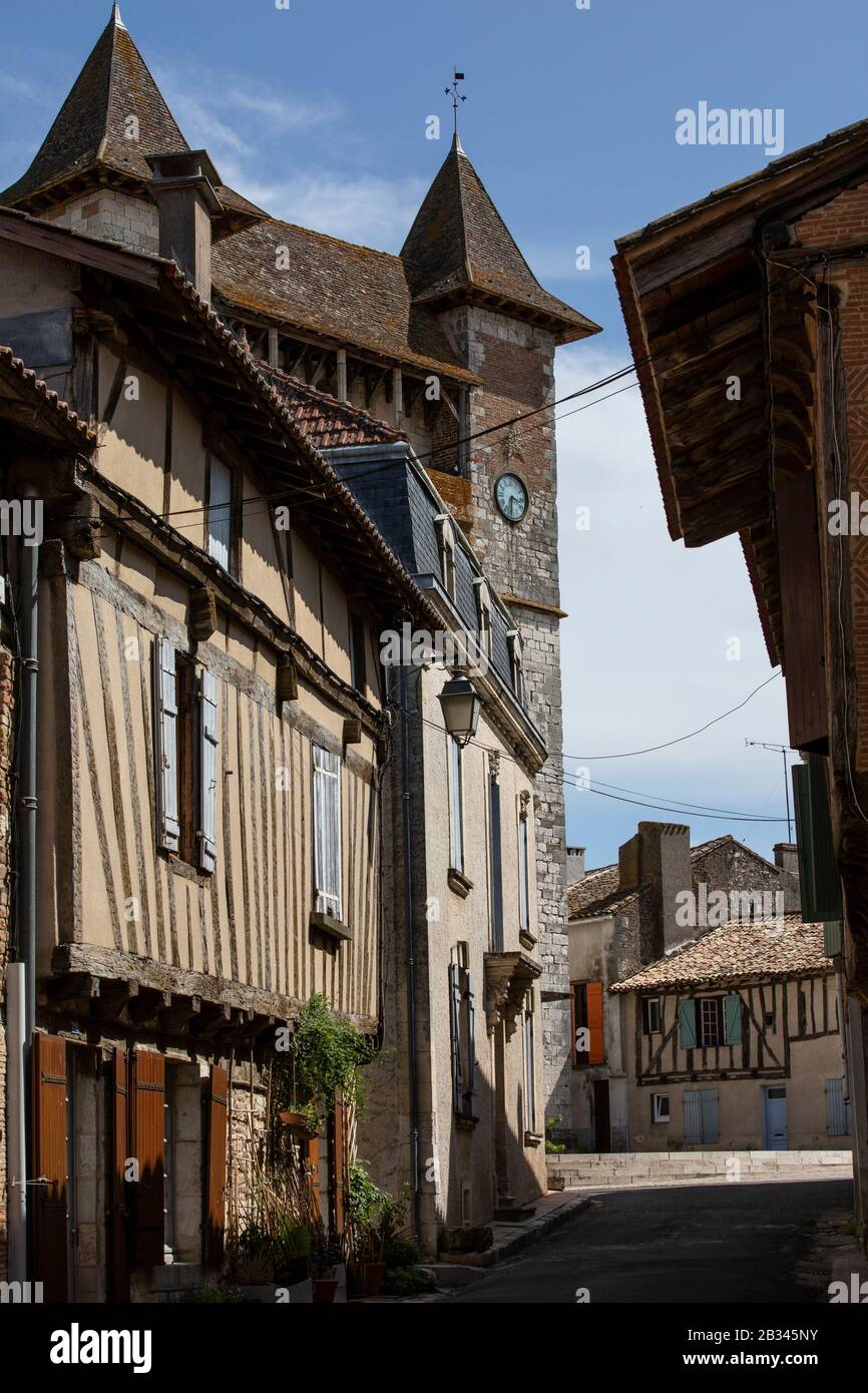 Villeréal medieval bastide town in the Lot-et-Garonne department in ...