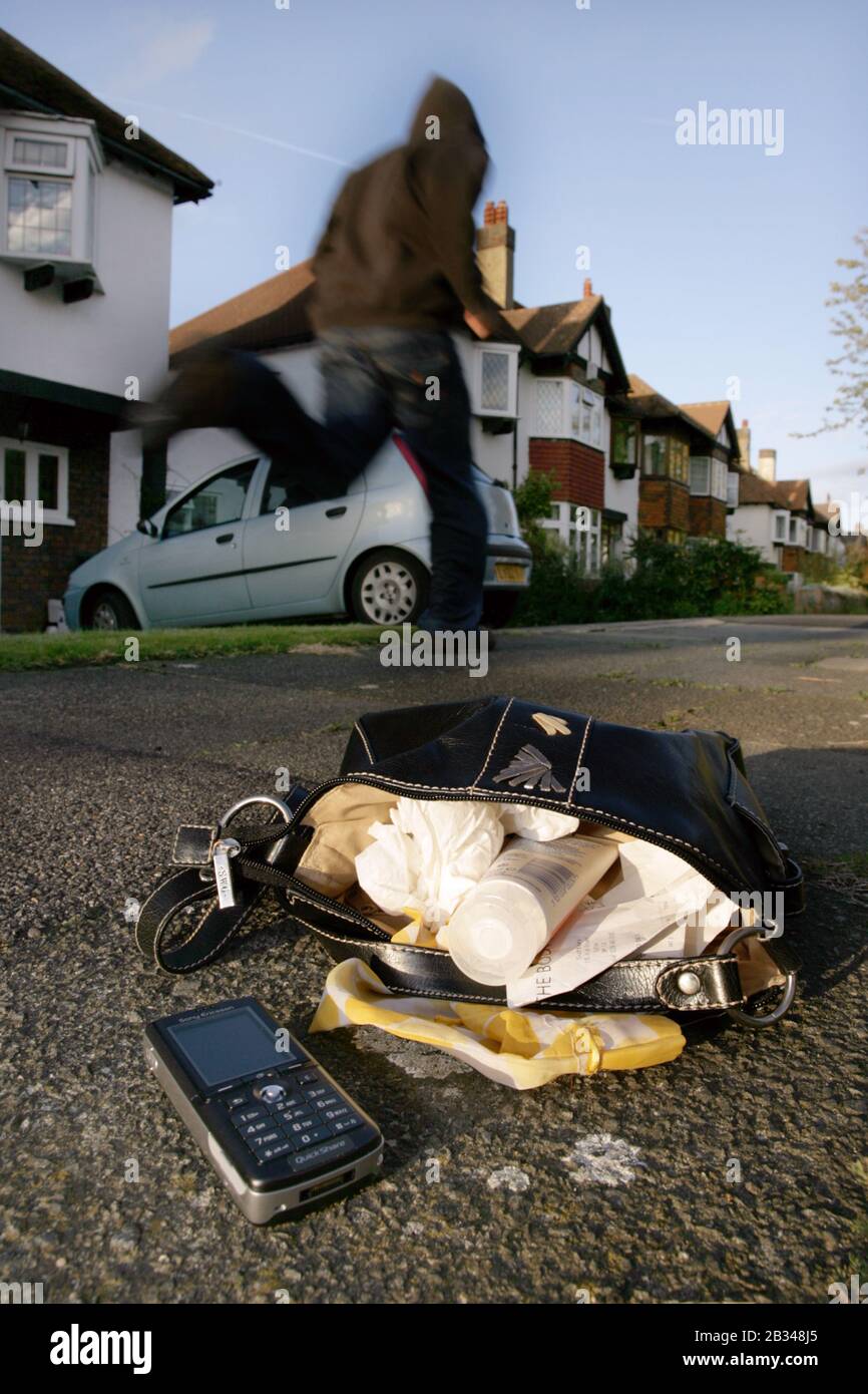 Mugging uk hi-res stock photography and images - Alamy