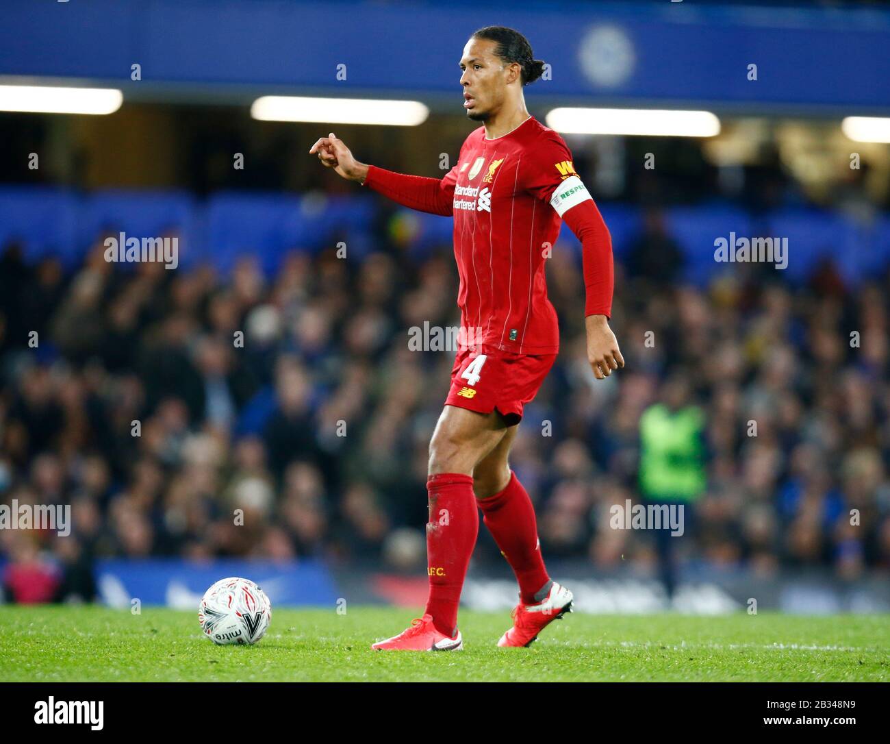 Virgil van dijk action hi-res stock photography and images - Alamy