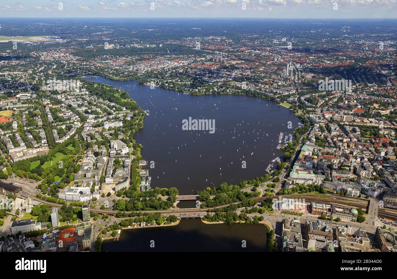 City view of the Inner Alster Lake in Hamburg and the Alster in Hamburg ...