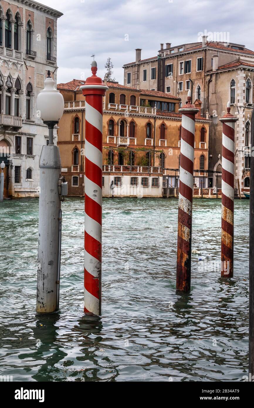 Gondola moorings on the grand canal hi-res stock photography and images ...