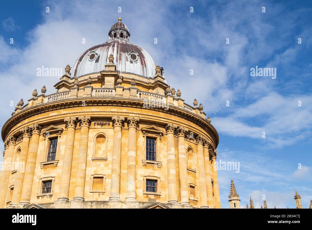 A Rotunda - Radcliffe Camera in Oxford with Blue Sky Stock Photo - Alamy