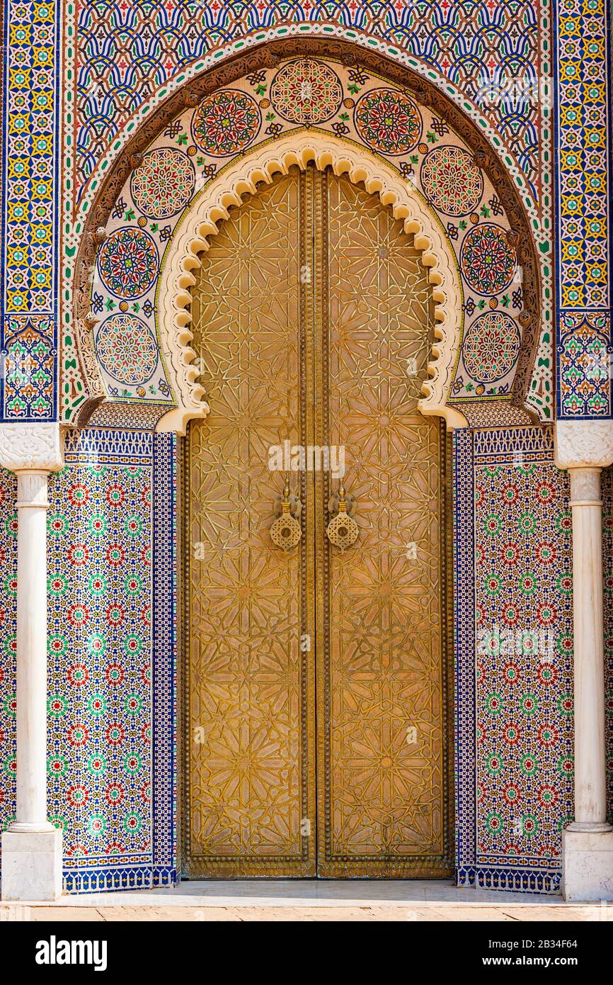 The main gates of the Royal Palace, Fes, Morocco Stock Photo - Alamy