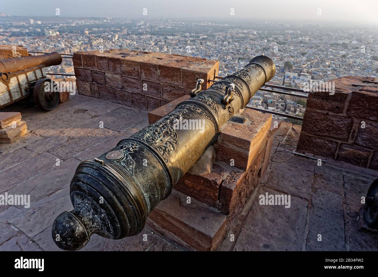 Jodhpur, Rajasthan, india. 18th Jan, 2014. Mehrangarh Fort cannon, one ... Jodhpur, Rajasthan, india. 18th Jan, 2014. Mehrangarh Fort cannon, one ...