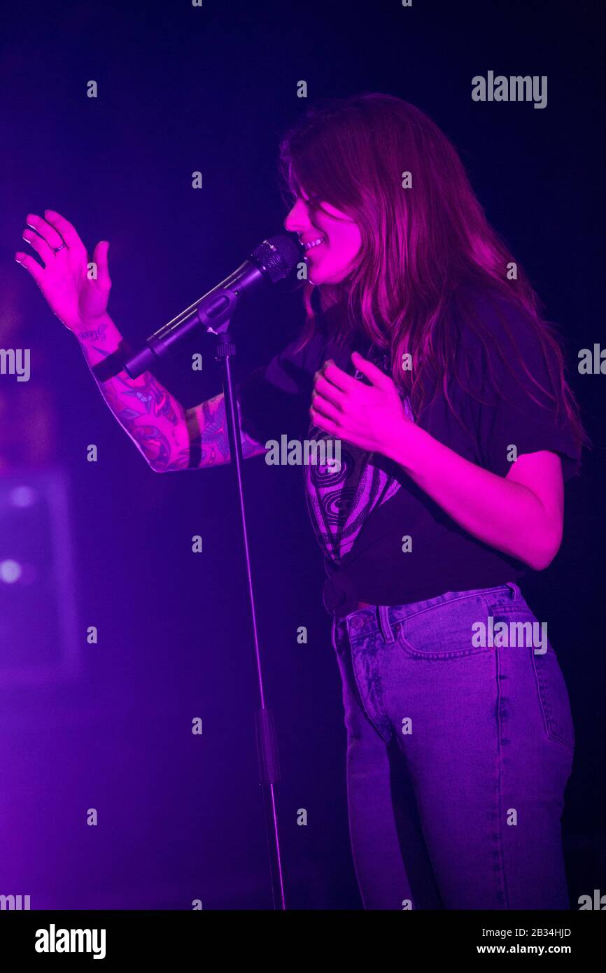 Donna missal hi-res stock photography and images - Alamy
