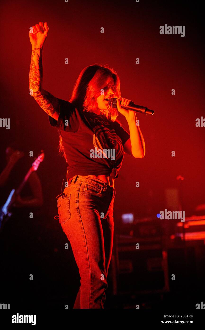 Donna missal hi-res stock photography and images - Alamy