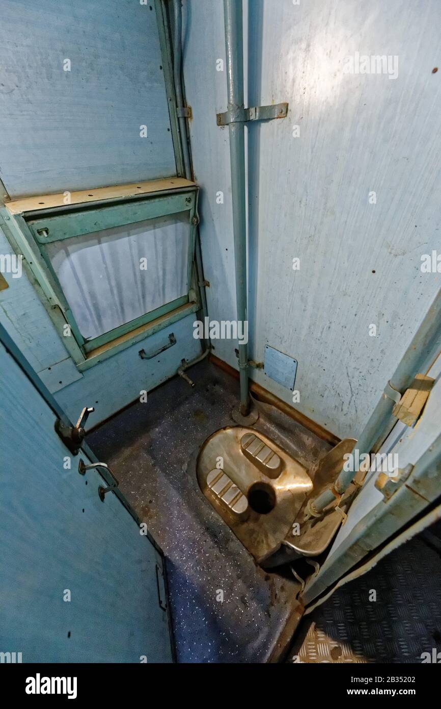 Jodhpur, Rajasthan, india. 19th Jan, 2014. Toilet on the train from ...