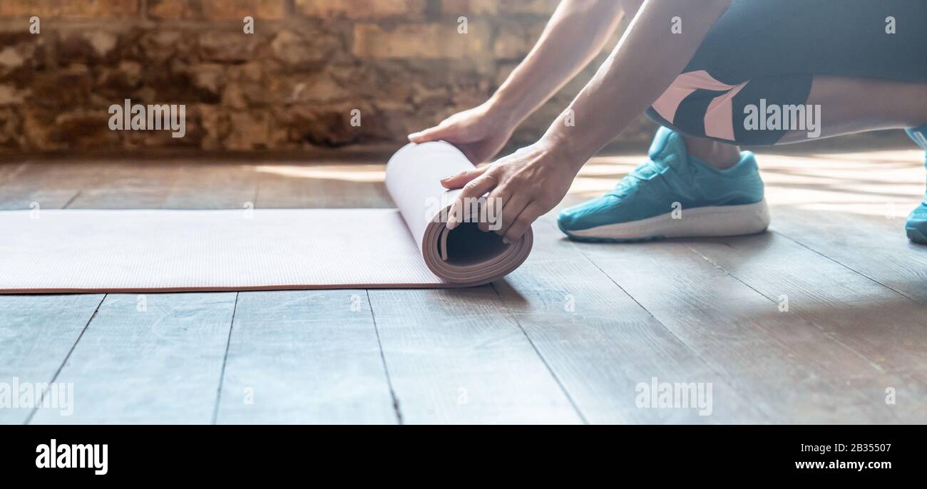 Closeup hands studio hi-res stock photography and images - Alamy