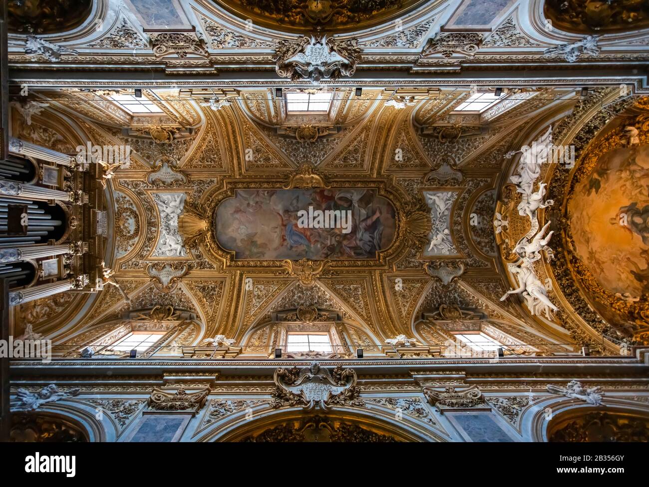 Baroque altar vault hi-res stock photography and images - Alamy