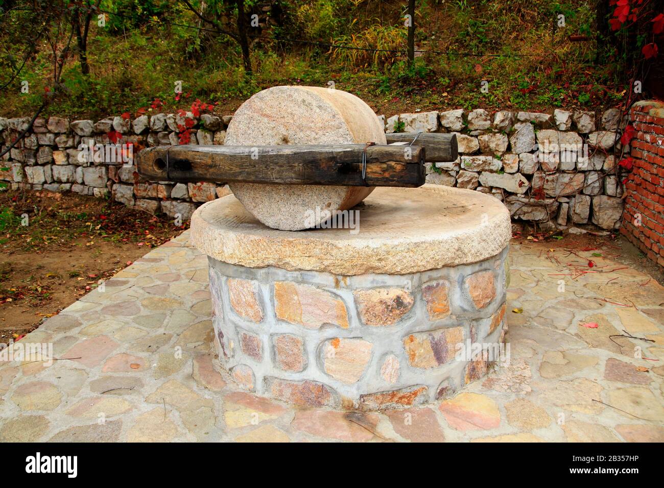 Millstone china hi-res stock photography and images - Alamy