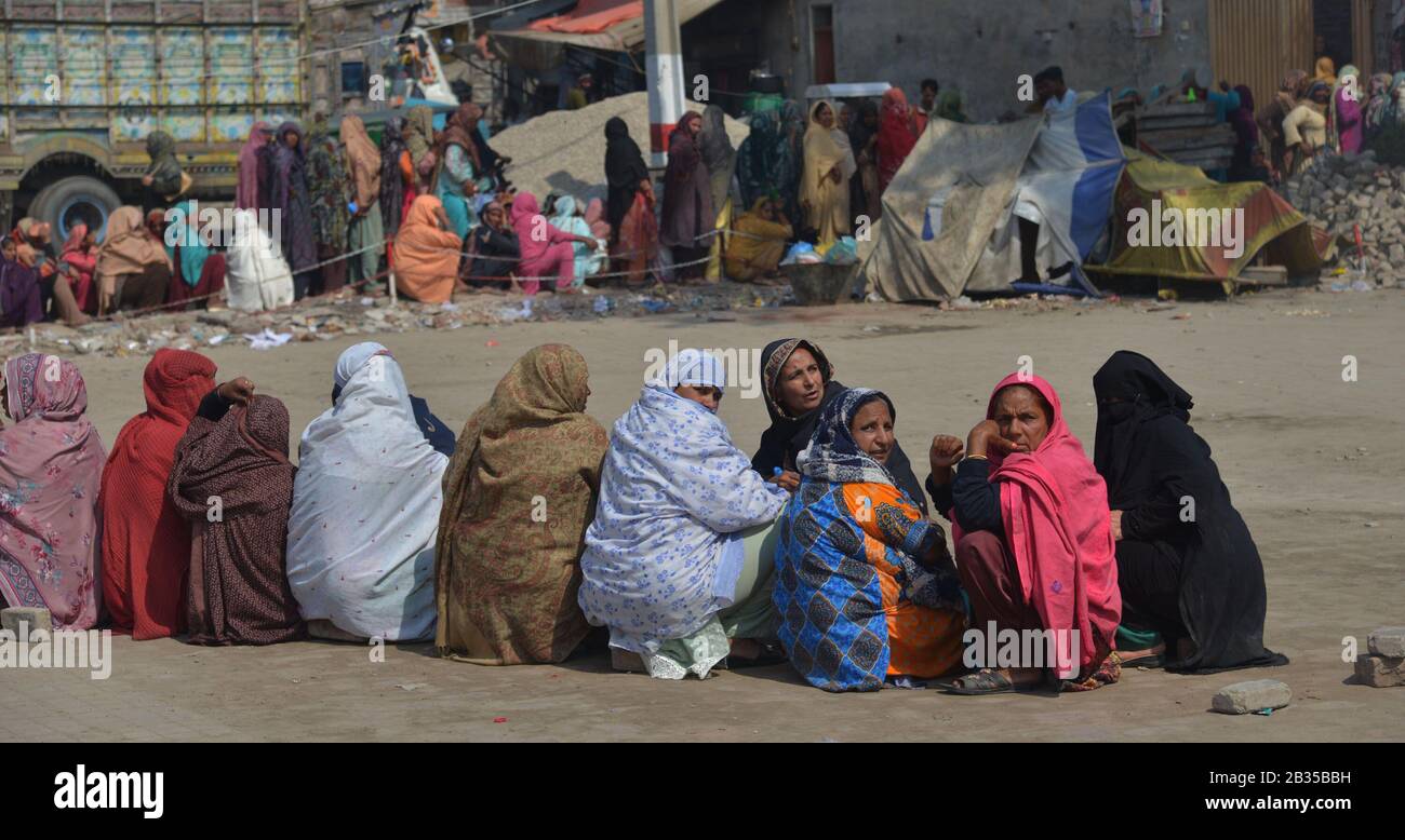 Benazir income support program hi-res stock photography and images - Alamy