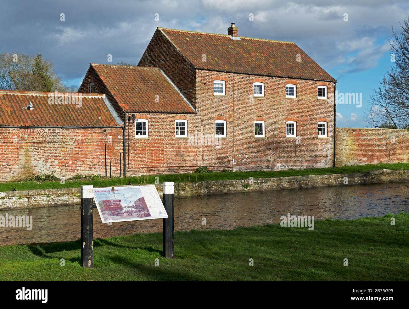 Uk navigation east hi-res stock photography and images - Alamy