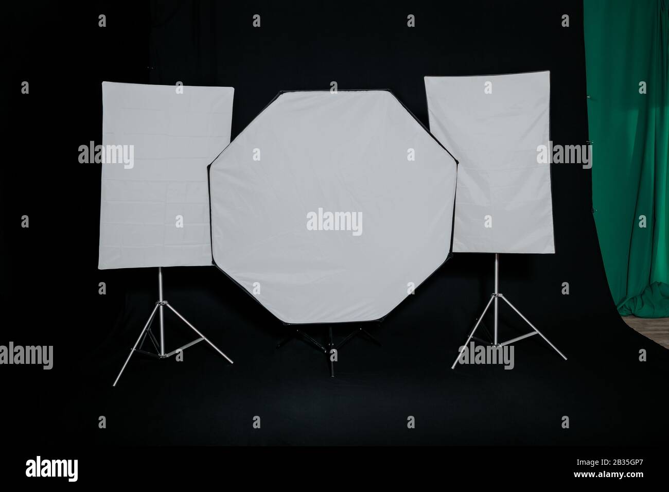 Interior photo studio equipment for the photographer Stock Photo - Alamy