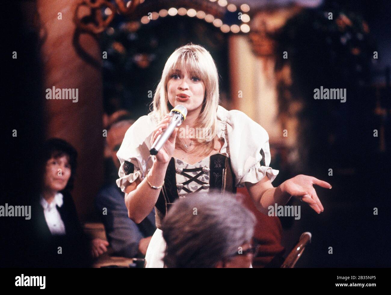 Schweizer Sängerin von volkstümlichen Schlagern MONIQUE in ZAUBERHAFTE ...