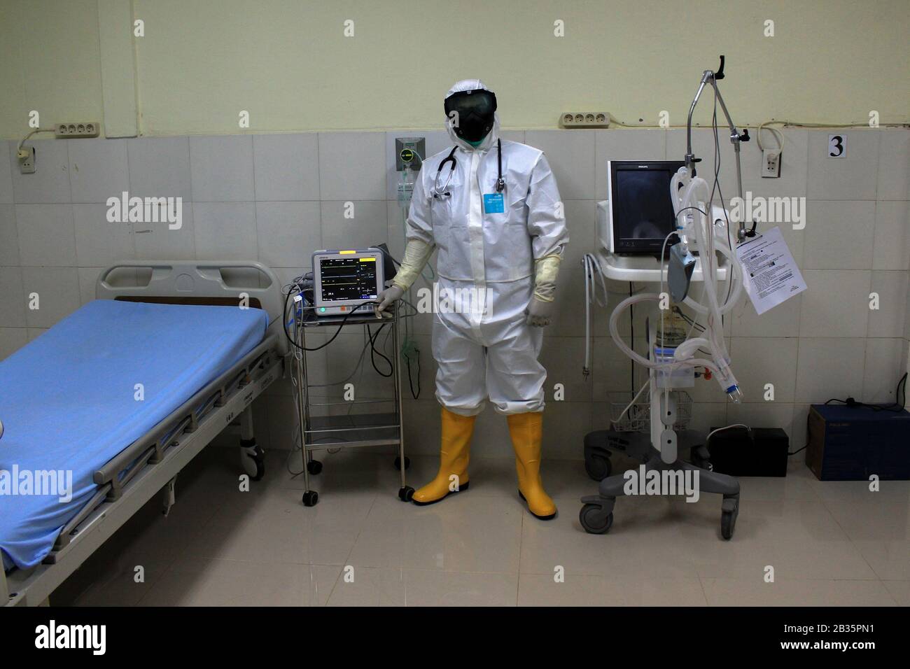 Isolation room hospital hi-res stock photography and images - Alamy