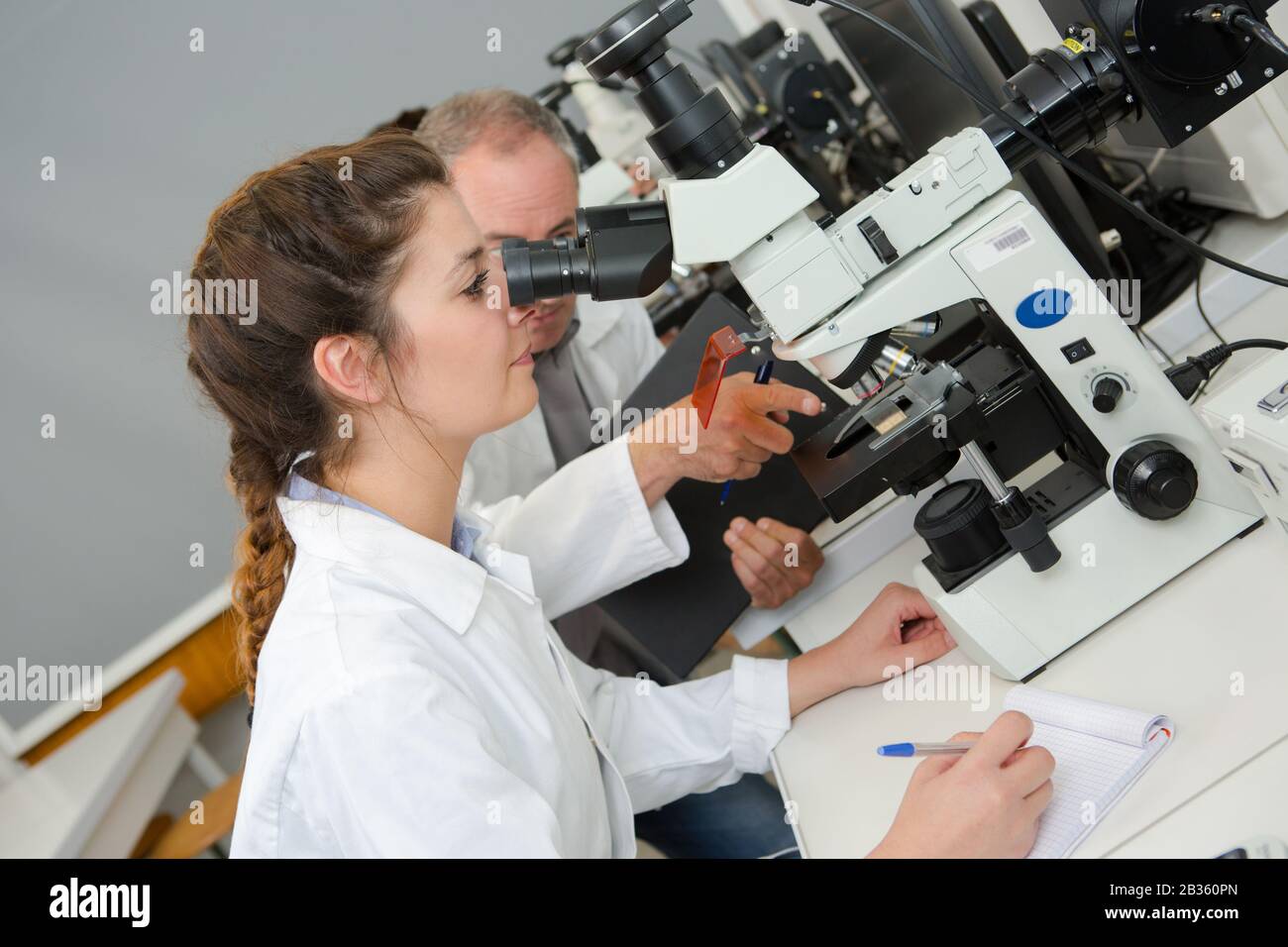 Female chemical engineer hi-res stock photography and images - Alamy