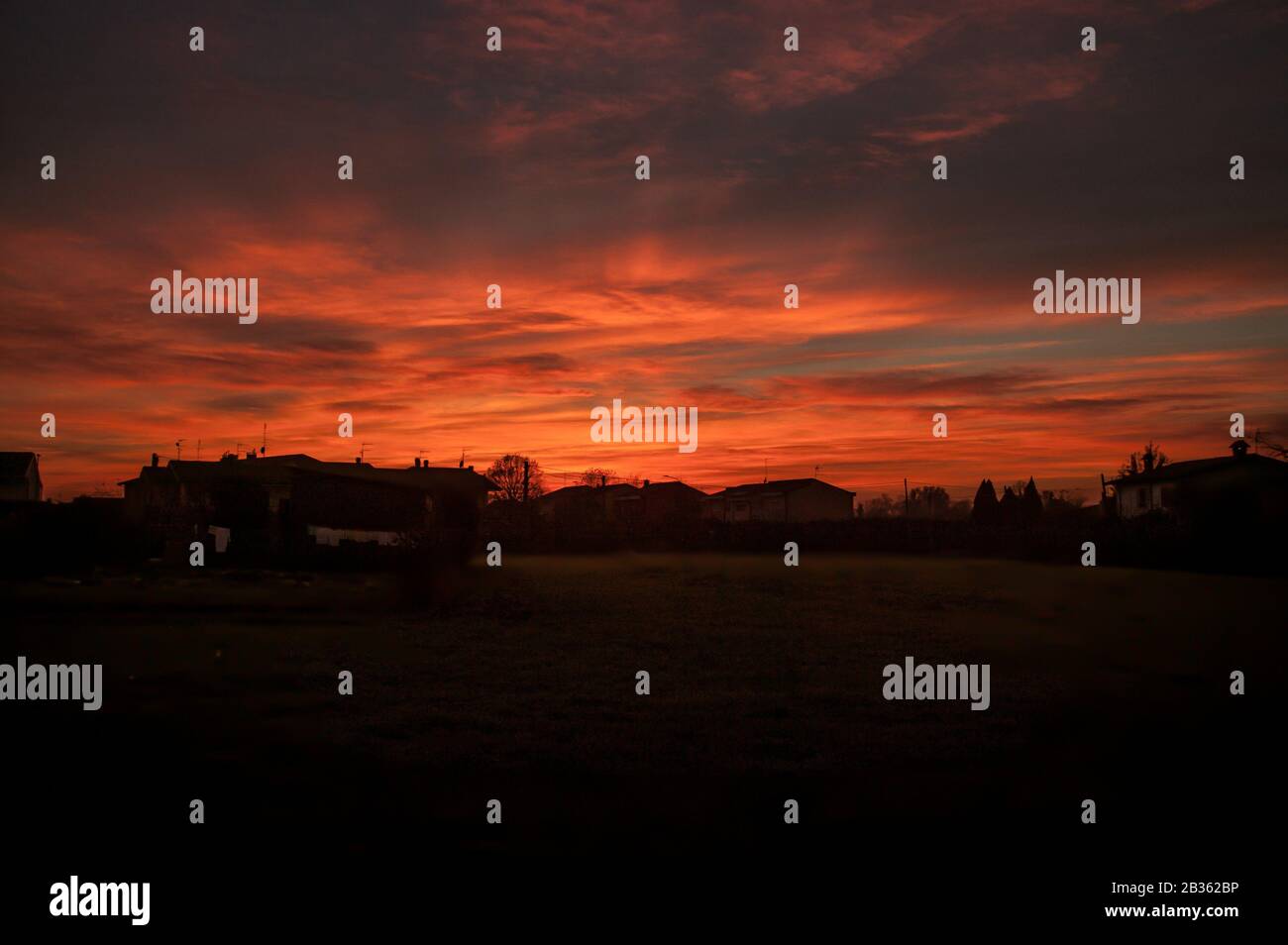Red sunset in the countryside 2 Stock Photo - Alamy