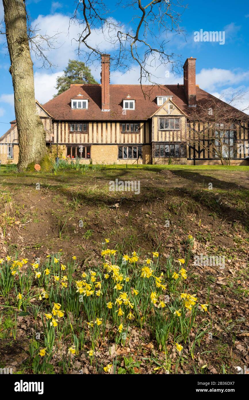 Limnerslease, the Watts house and studios at Watts Gallery Artists ...