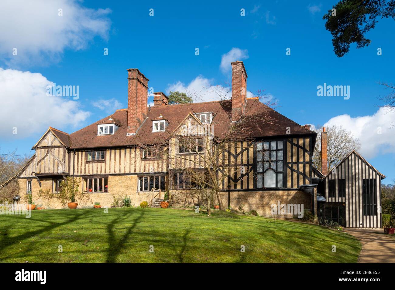 Limnerslease, the Watts house and studios at Watts Gallery Artists ...