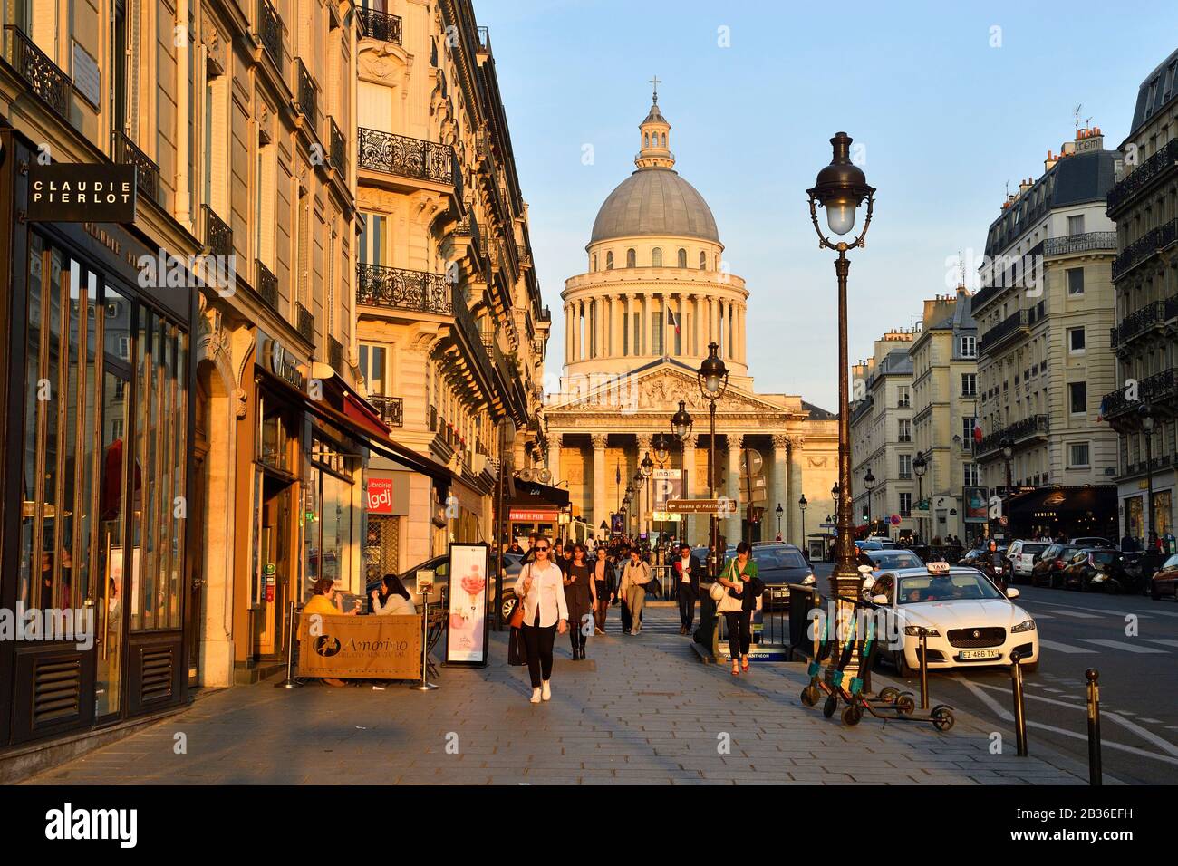 Neoclassical furniture france hi-res stock photography and images - Alamy