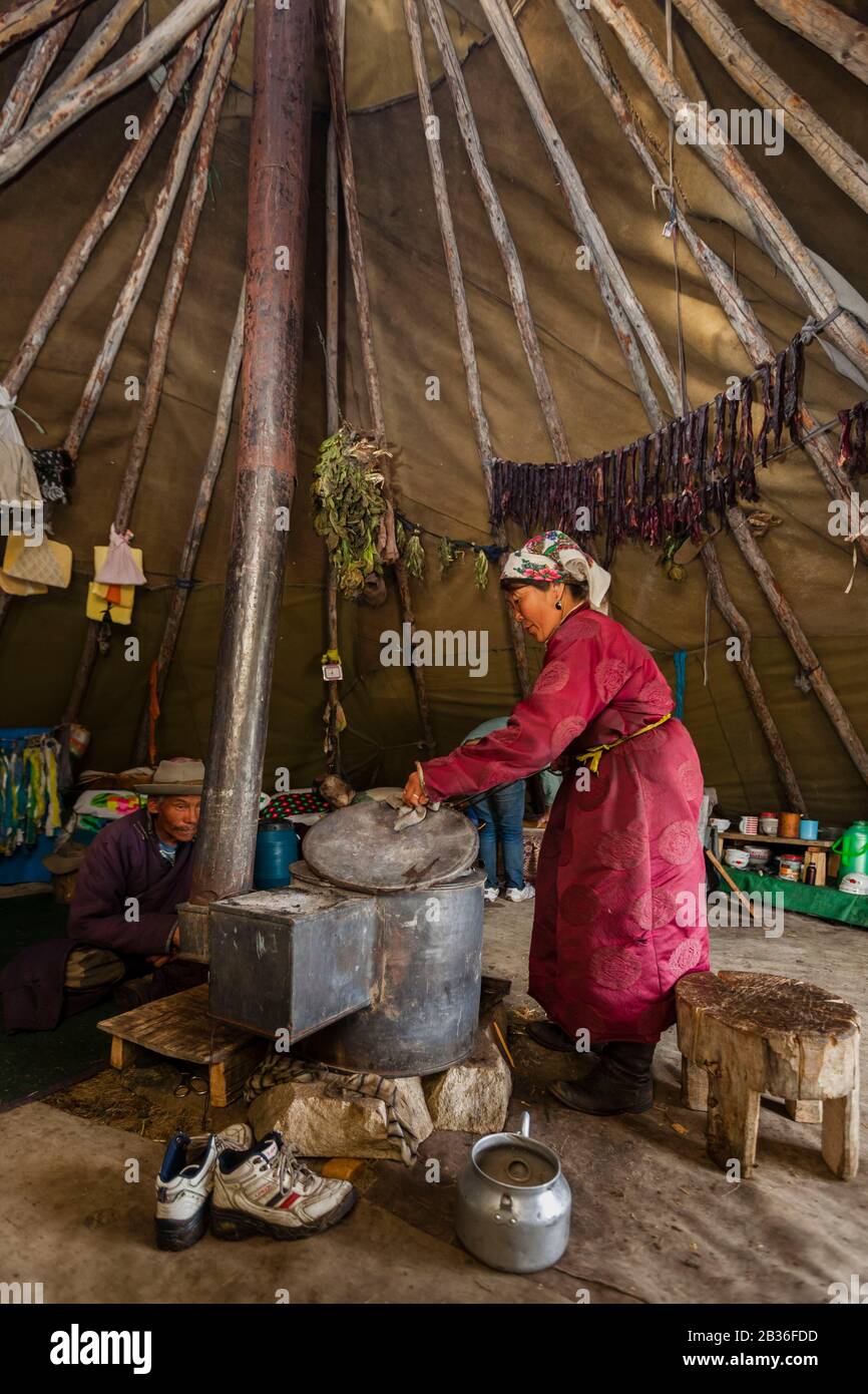 Inside a teepee hi-res stock photography and images - Alamy