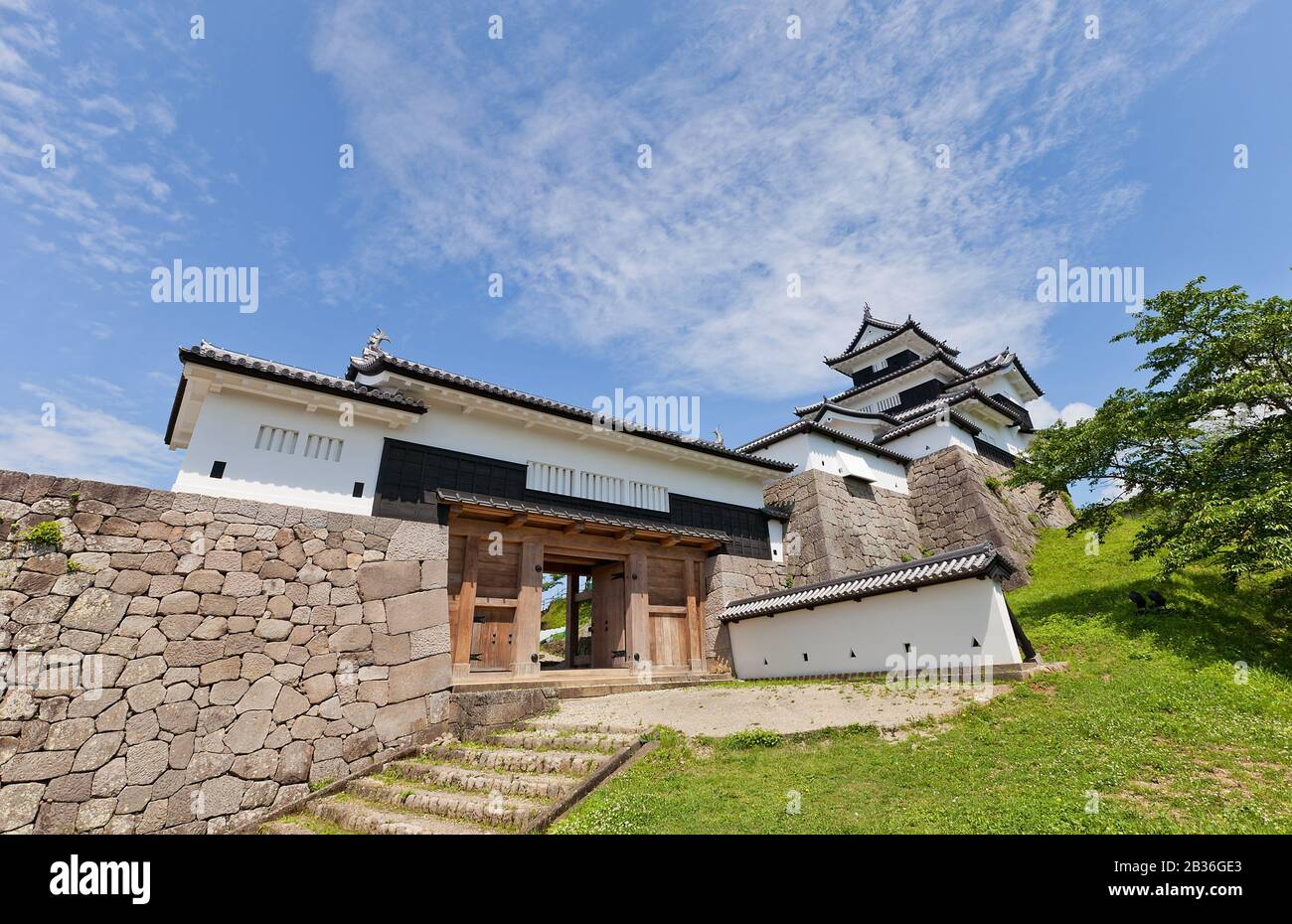 Reconstructed Donjon and Main Gate of Shirakawa (Komine) Castle, Japan ...
