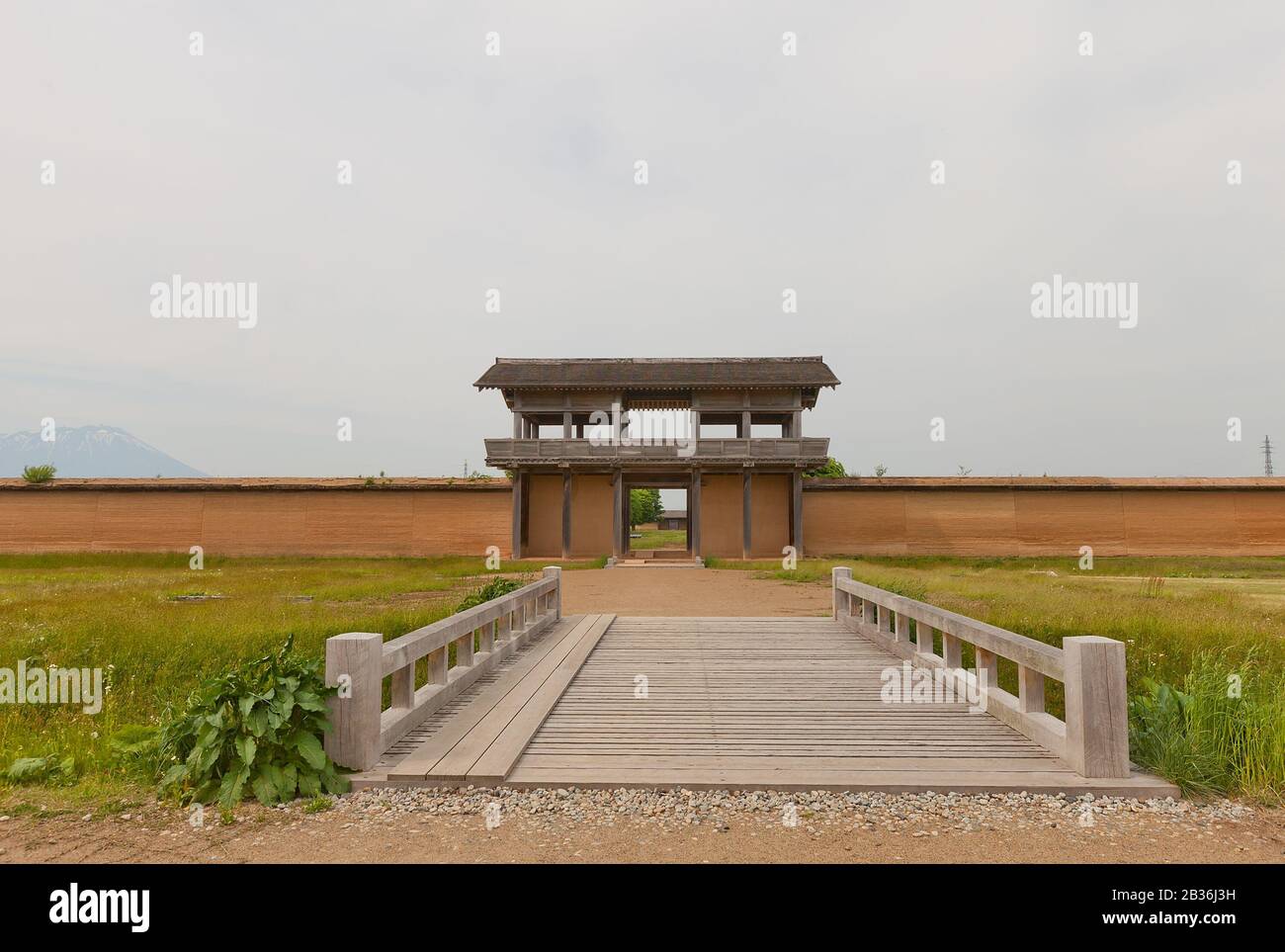 Reconstructed Outer South Gate and clay wall (tsuijibei) of Shiwa ...