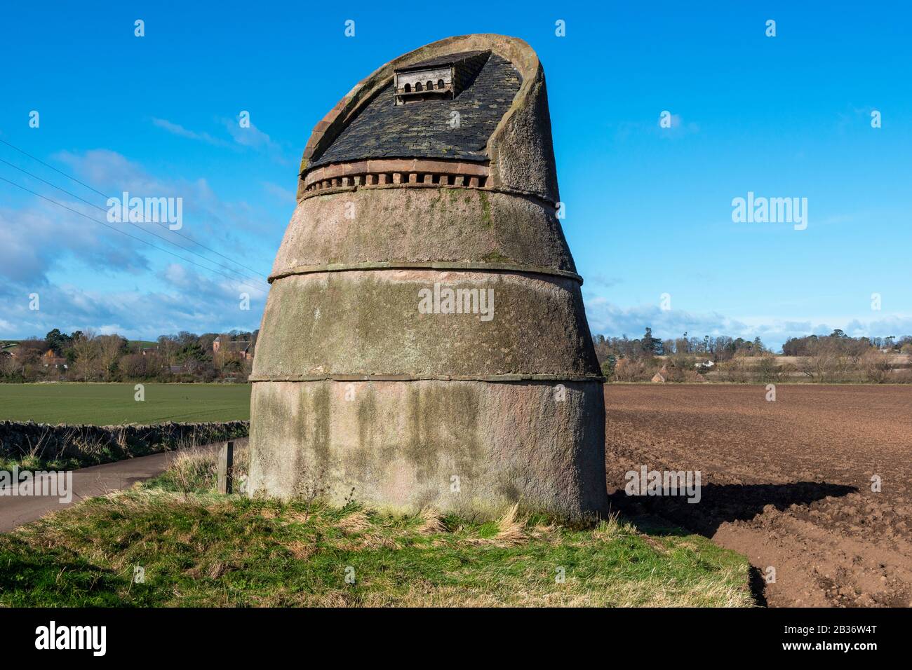 16th century doocot hi-res stock photography and images - Alamy