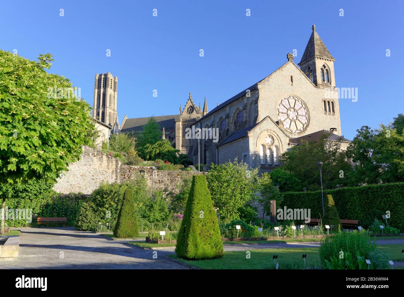 France, Haute-Vienne, Limoges, the Cathedral Saint-Etienne, garden of ...