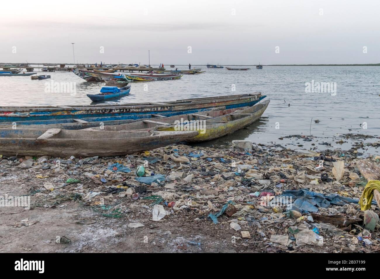 Senegal pollution hi-res stock photography and images - Alamy