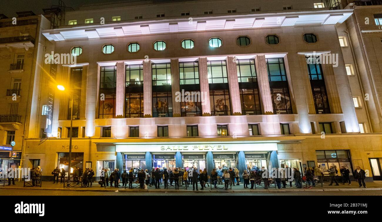 Façade salle pleyel paris hi-res stock photography and images - Alamy