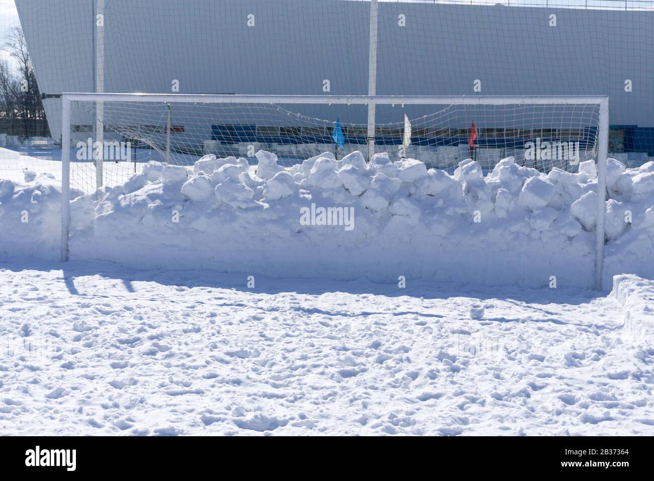 Football goal frost in snow hi-res stock photography and images - Alamy