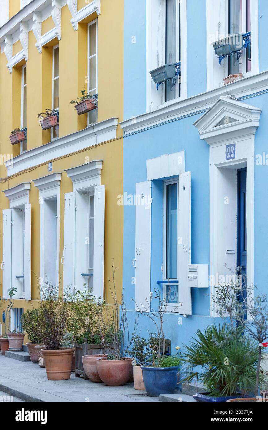 France, Paris, facade in rue Cremieux Stock Photo - Alamy