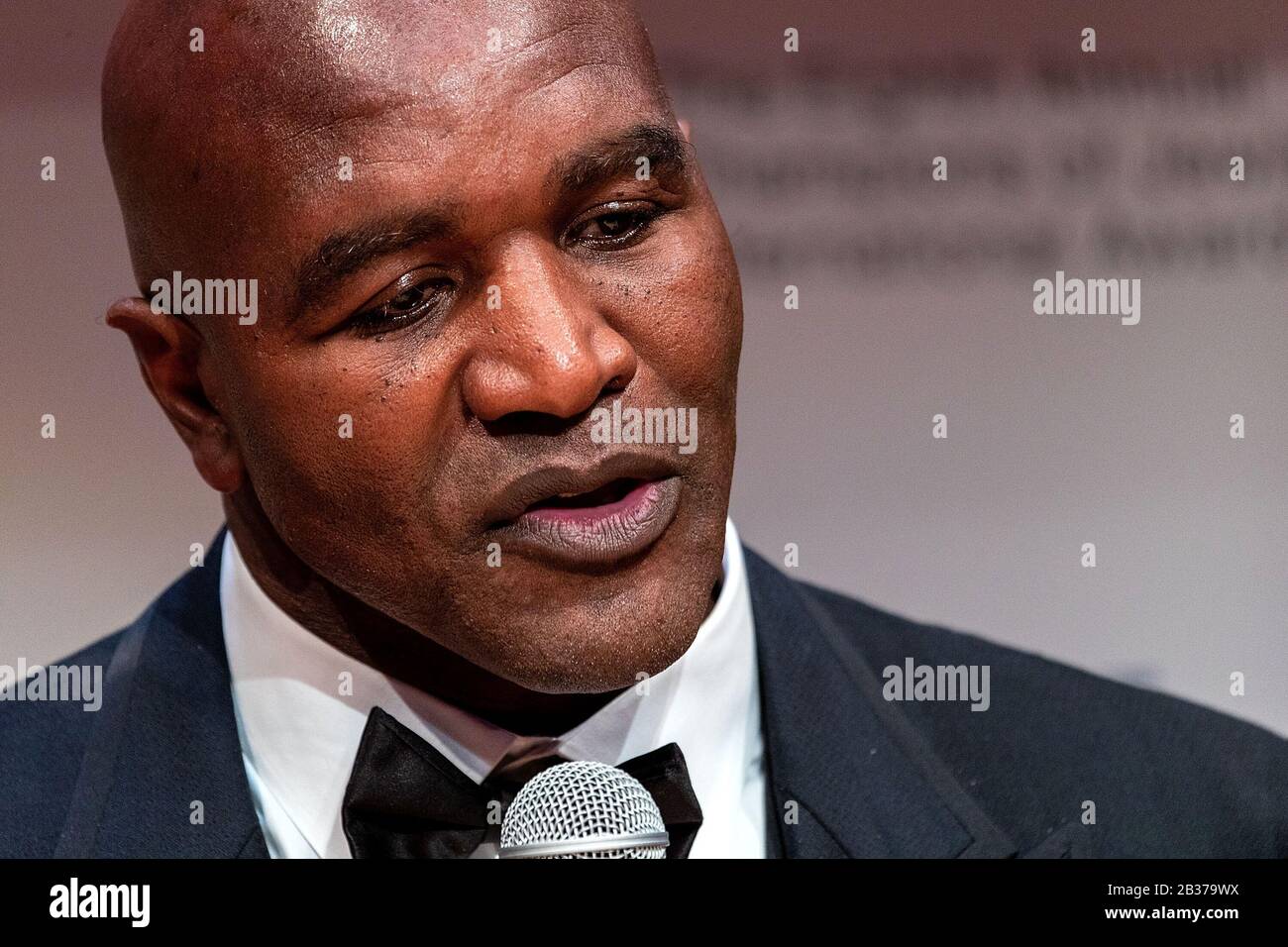 Evander holifield hi-res stock photography and images - Alamy