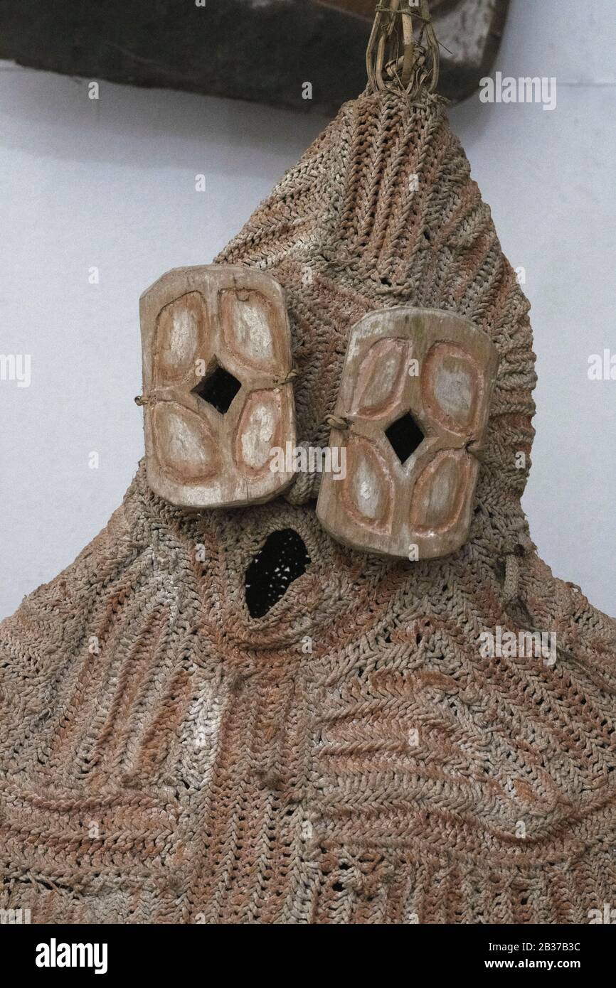 Asmat mask hi-res stock photography and images - Alamy