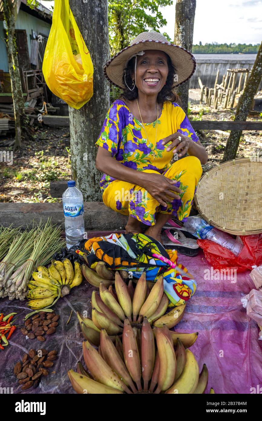 Indonesia, Papua, Asmat district, Agats, market Stock Photo - Alamy