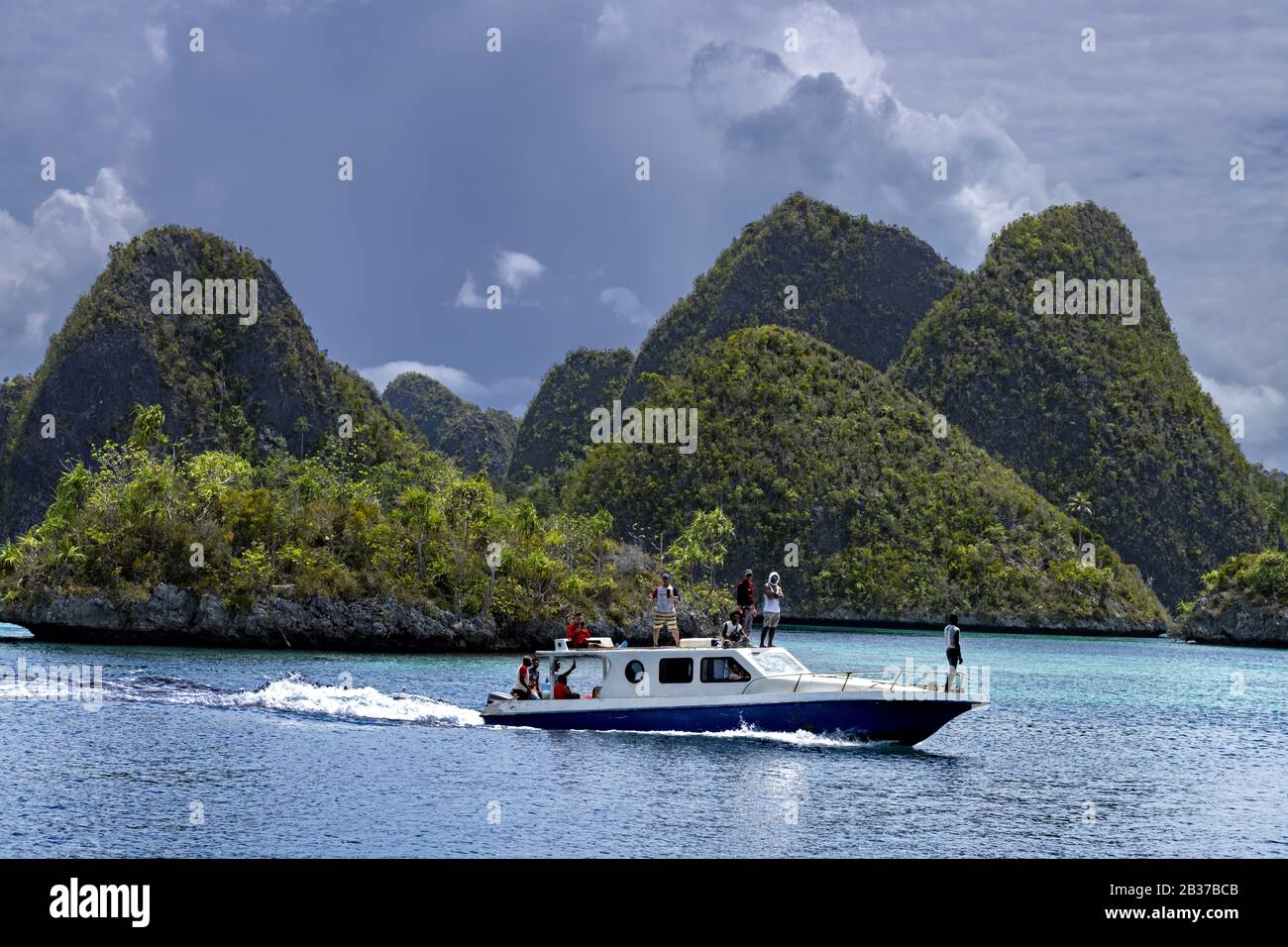 Indonesia, Papua, Raja Ampat, Wayag archipelago Stock Photo - Alamy