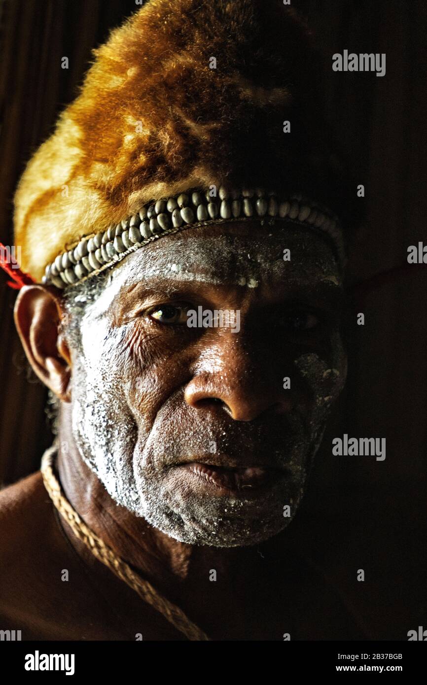 Indonesia, Papua, Asmat district, Asmat tribe in Uwus village Stock ...