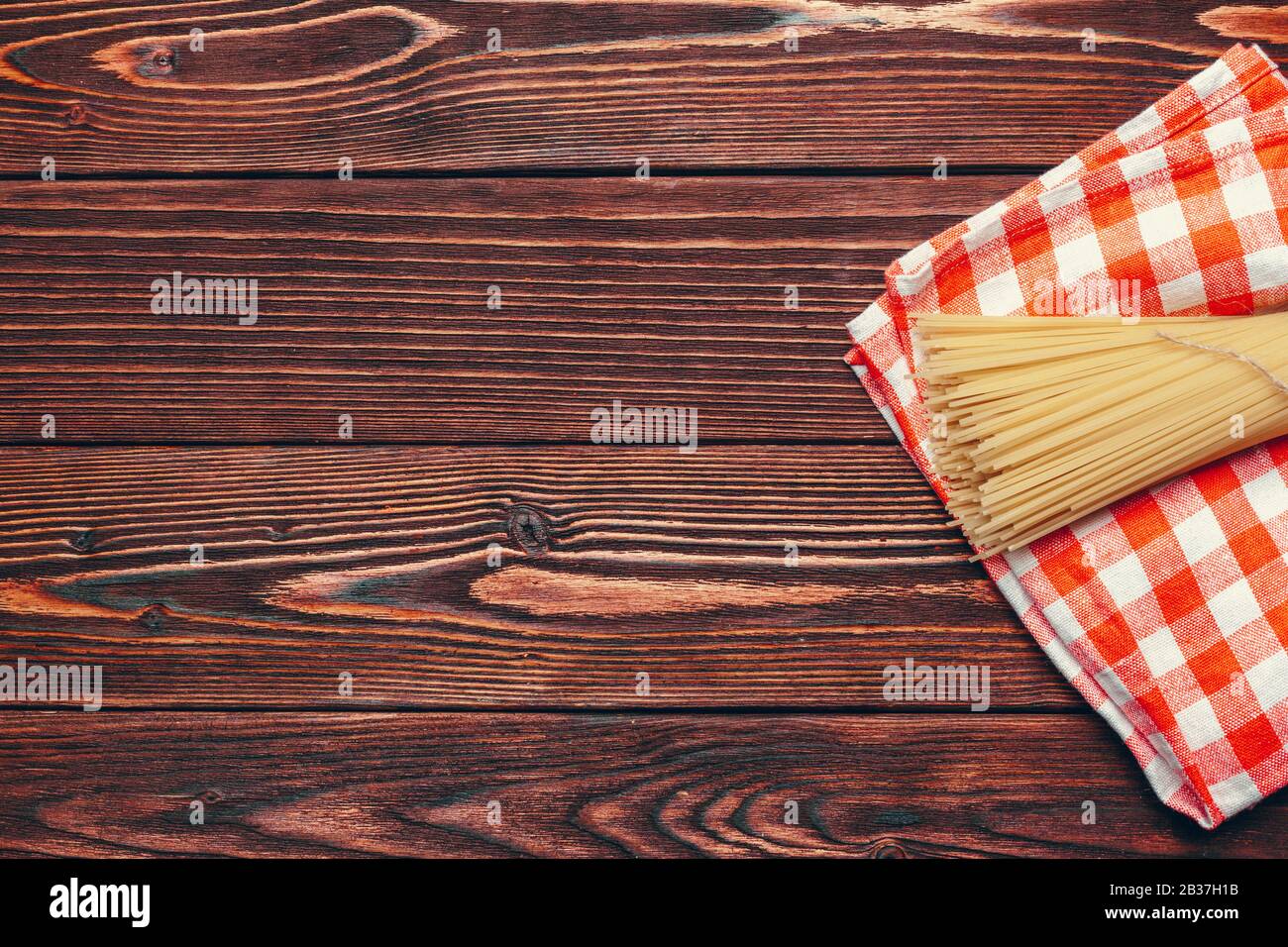 Various types of Italian pasta rustic background Stock Photo - Alamy