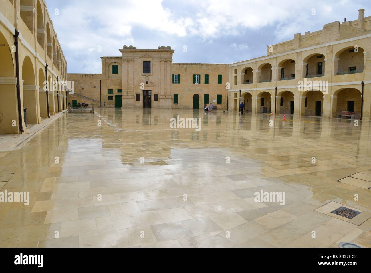 Double barrel arch hi-res stock photography and images - Alamy