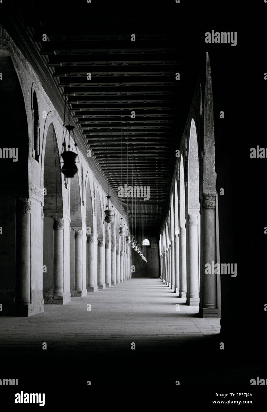 Arcade in black and white stone hi-res stock photography and images - Alamy