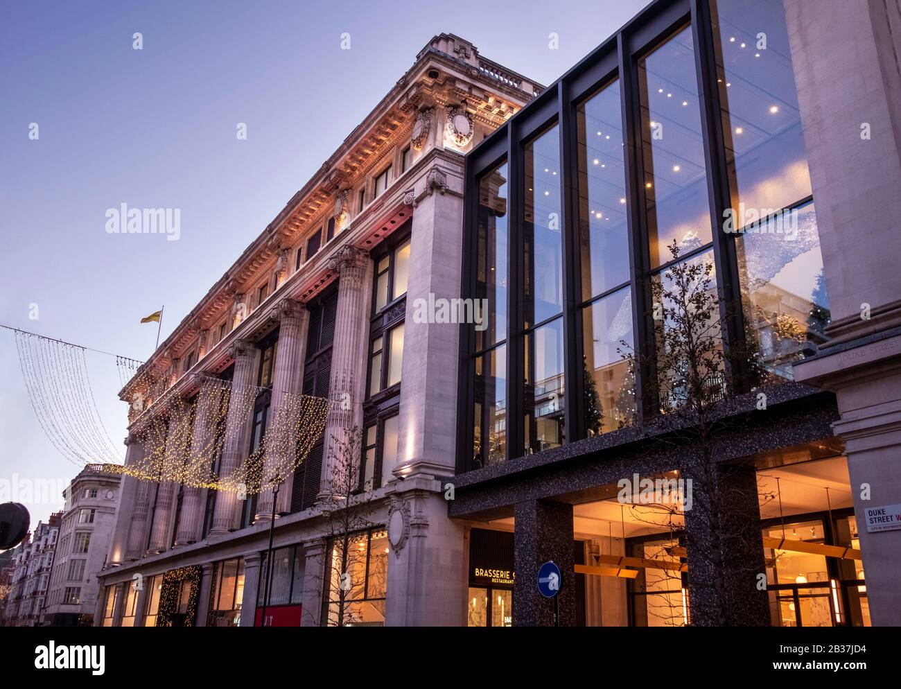 Selfridges london exterior hi-res stock photography and images - Alamy