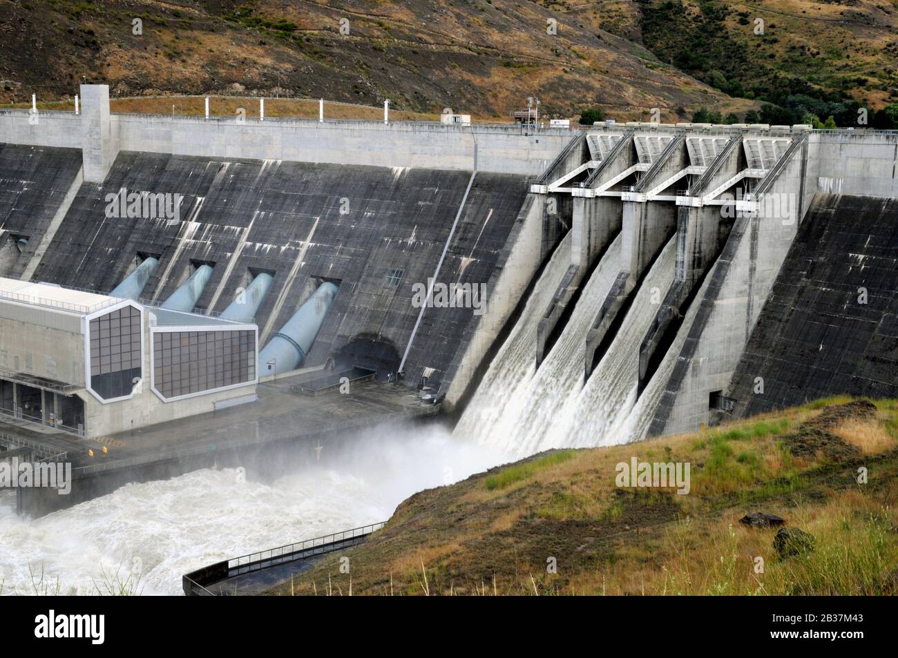 The Clyde Dam, built on the Clutha River near the small town of Clyde ...