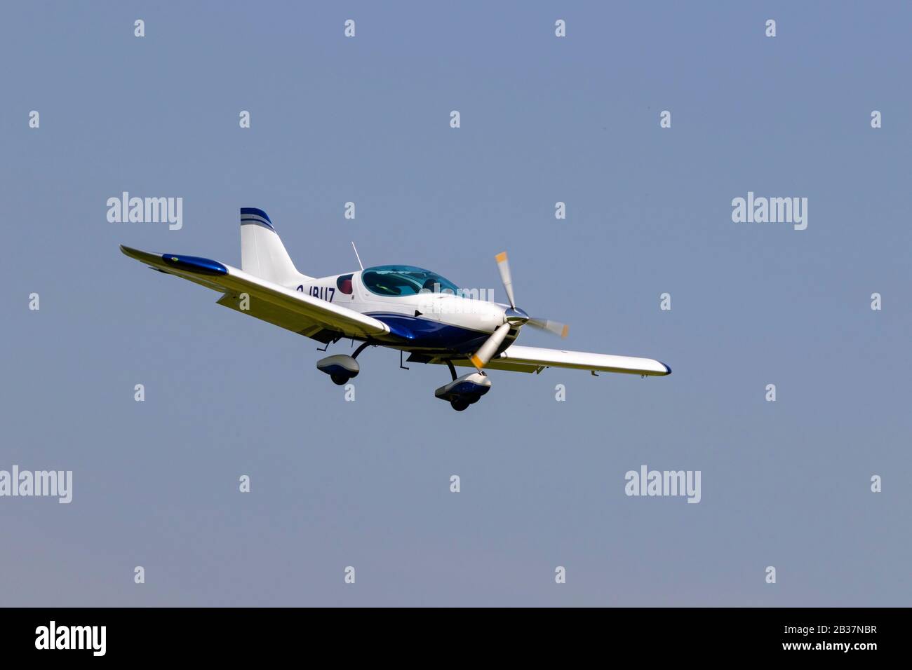 Airborne cruiser hi-res stock photography and images - Alamy