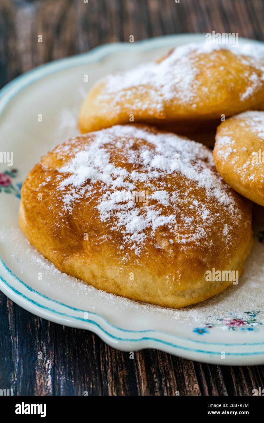 Mandazi hi-res stock photography and images - Alamy