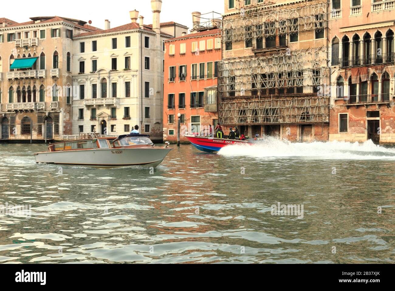 Venice ambulance hi-res stock photography and images - Alamy